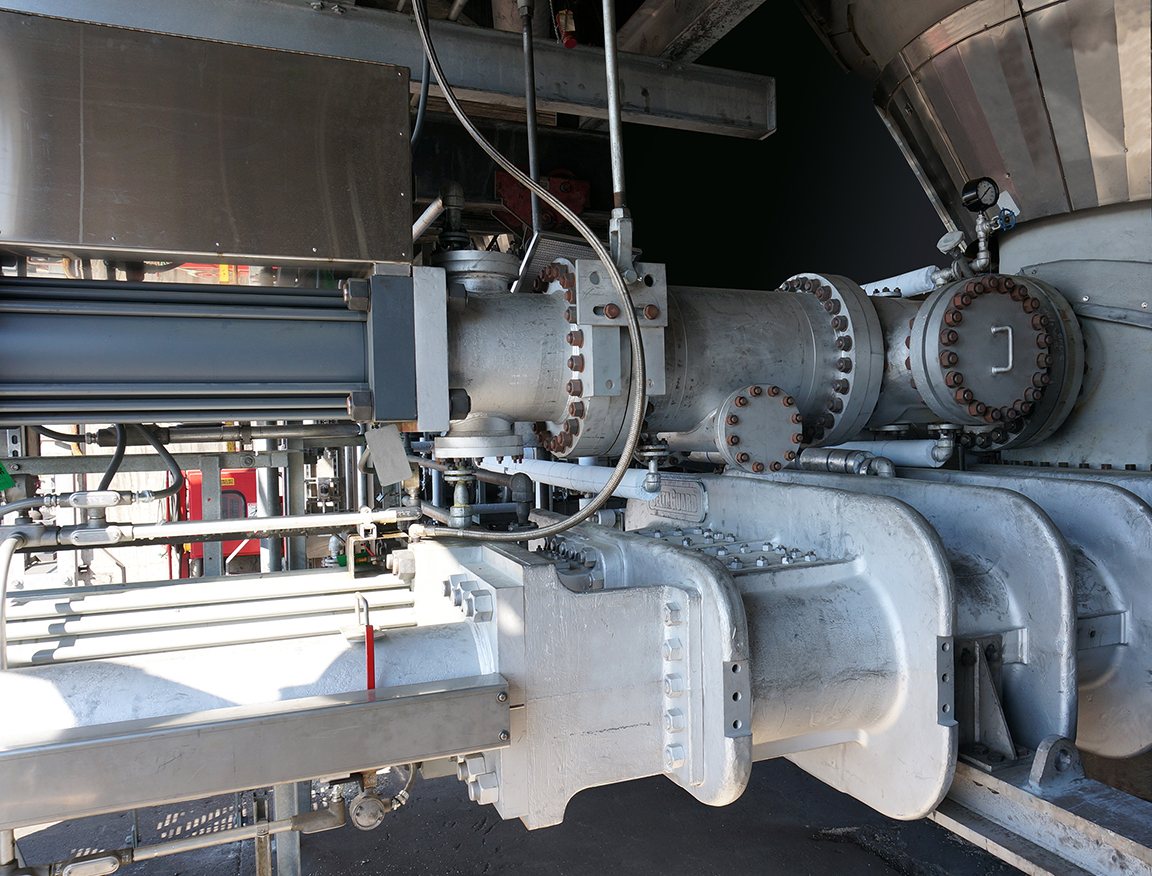 Retractable Center Feed Injection Device